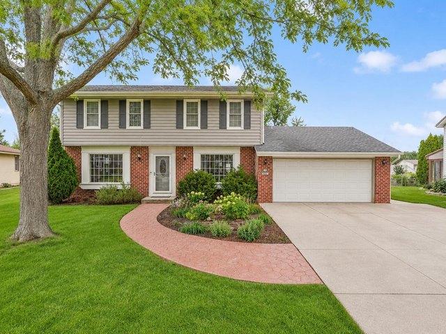 N78W15498 Old Gate Rd, Menomonee Falls, WI 53051