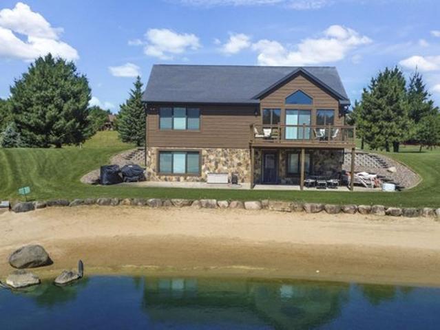 N8062 15th Ave, New Lisbon, WI 53950