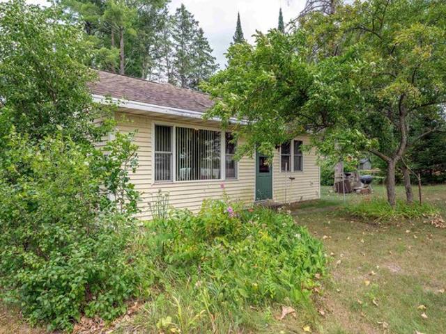 N8005 Tuttle Lake Rd, Neshkoro, WI 54960