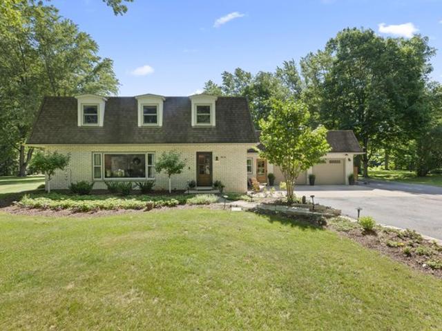 N8104 LA Salle Cir, Ixonia, WI 53066