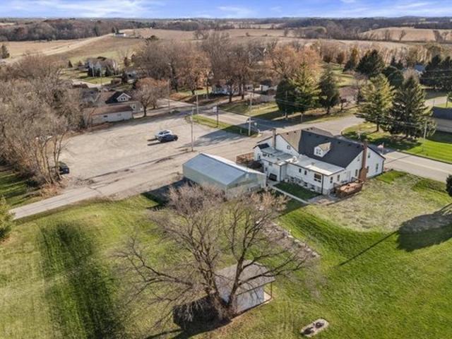 N8240 County Rd E, Ixonia, WI 53094