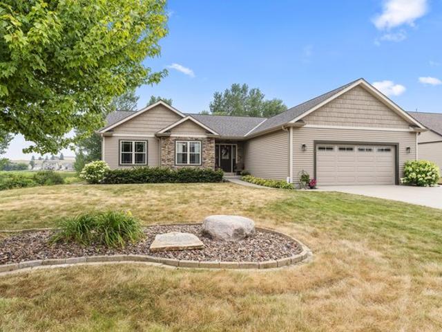 N8295 Pritchard Farm Rd, Ixonia, WI 53036