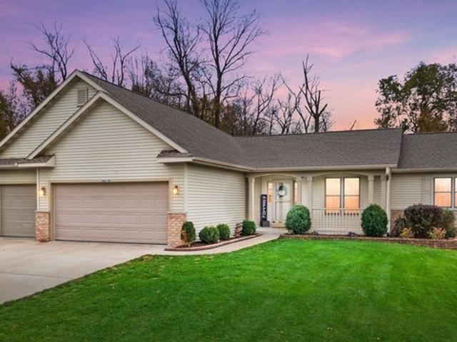 N8219 Pritchard Farm Rd, Ixonia, WI 53036