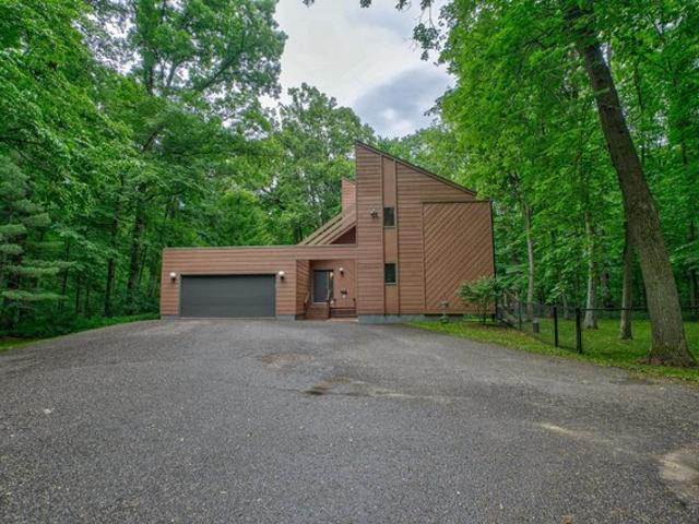 N8554 1 th St, River Falls, WI 54022