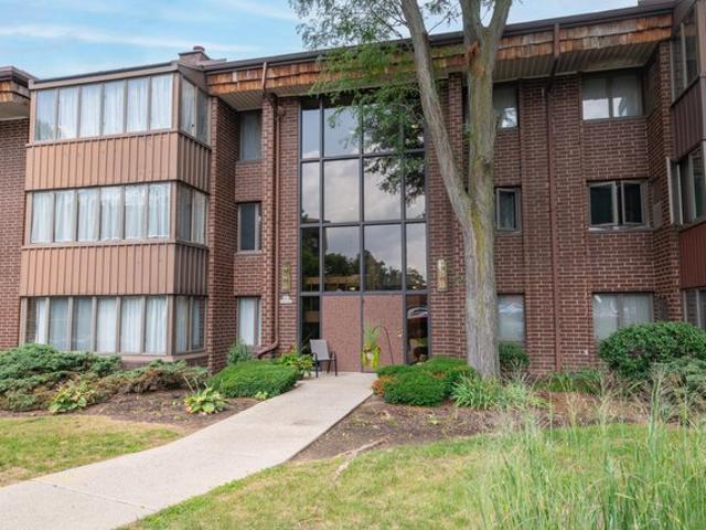 N85W15700 Ridge Rd Unit 104, Menomonee Falls, WI 53051