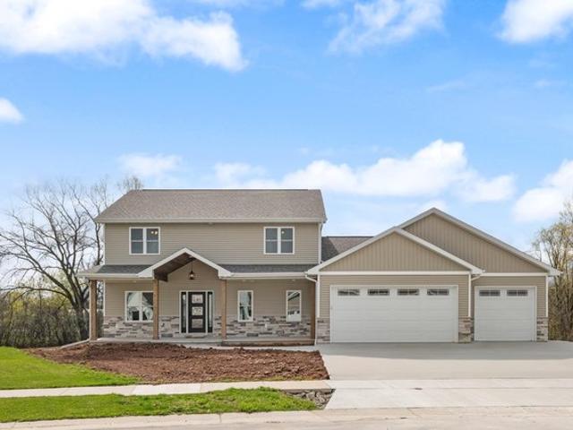 N8744 Connor Cir, Menasha, WI 54952