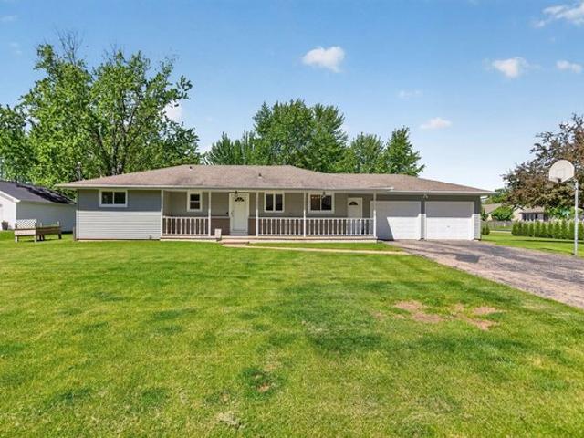 N8897 S Coop Rd, Menasha, WI 54952