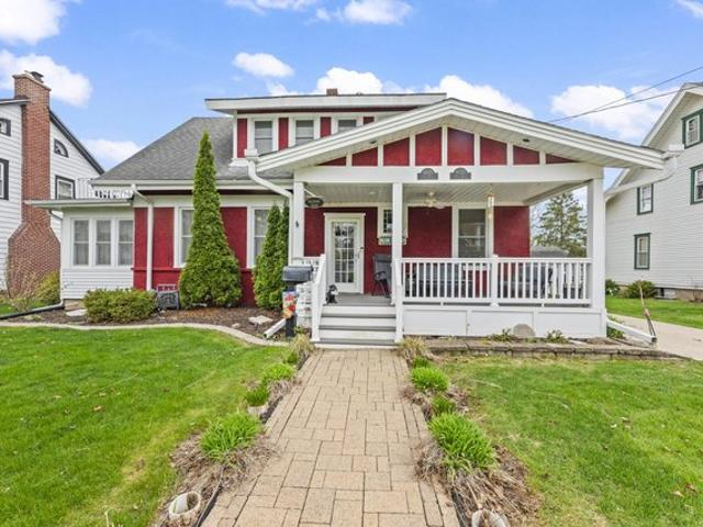 N88W16025 Park Blvd, Menomonee Falls, WI 53051