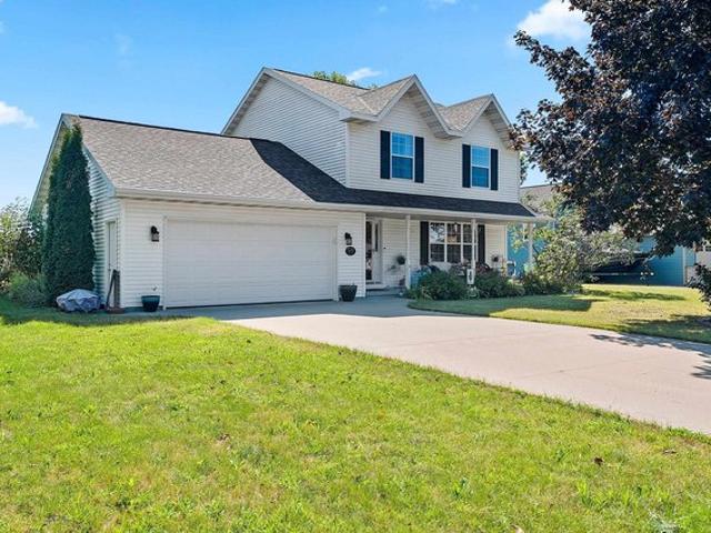N8972 Lilac Rd, Menasha, WI 54952