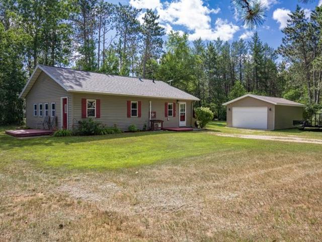 N8907 Raven Dr, New Lisbon, WI 53950