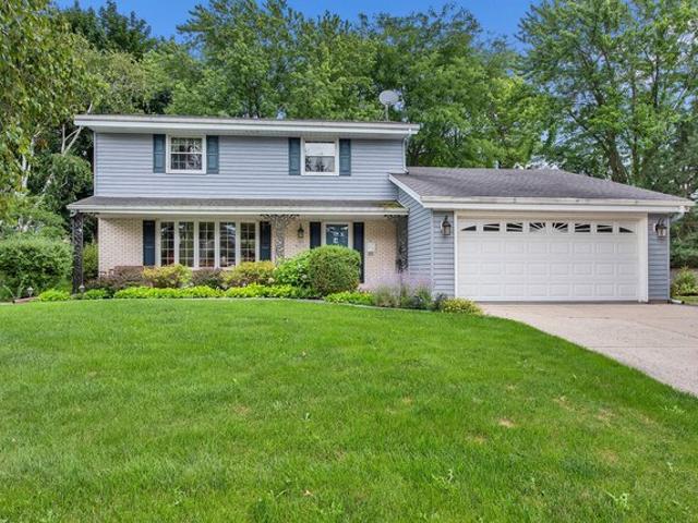 N89W17151 Highland Ct, Menomonee Falls, WI 53051