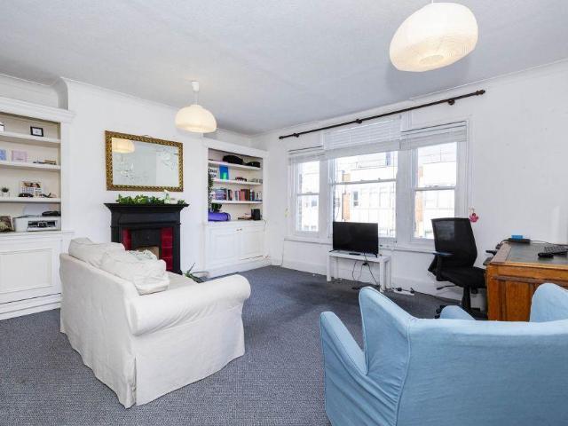 N8 2 bed flat to rent £2,401 pcm £554 pw