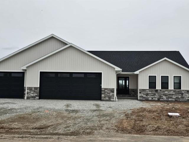 N9285 Homestead Ln, Appleton, WI 54915