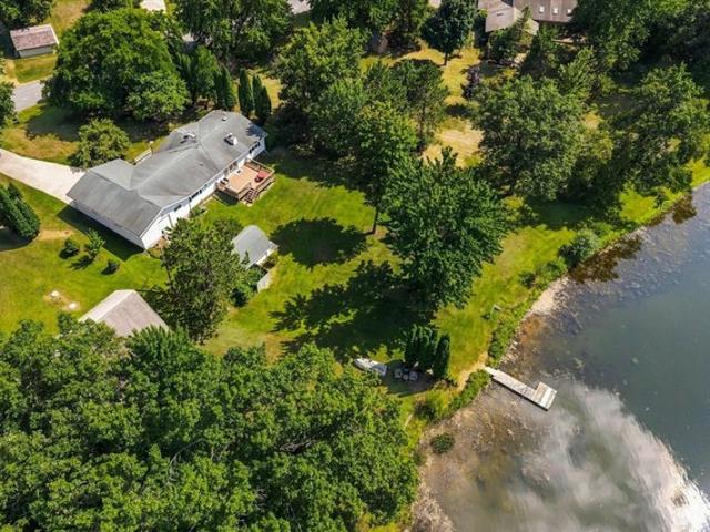 N9293 N Oakwood Ln, Neshkoro, WI 54960