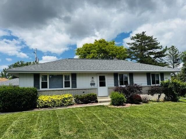 N92W17274 Forest Dr, Menomonee Falls, WI 53051