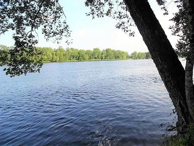 N9582 Cottage Ln, Wausaukee, WI 54177