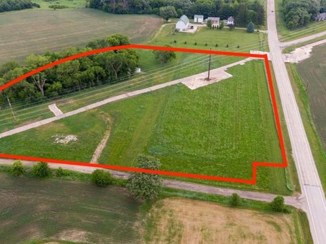 N9667 County Road C, Fox Lake, WI 53933