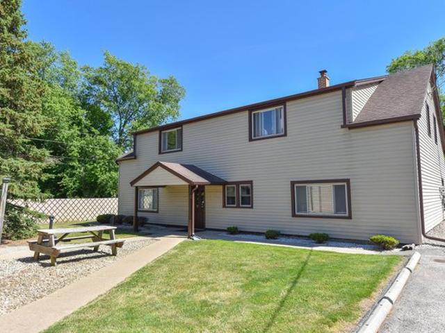 N96W20275 County Line Rd, Menomonee Falls, WI 53051