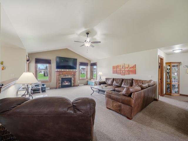 N984 glennview drive