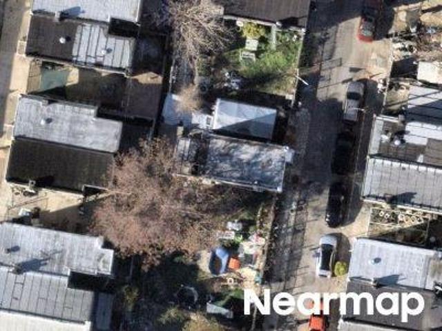 N Mutter St