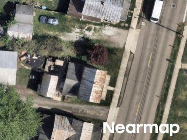 N Main St