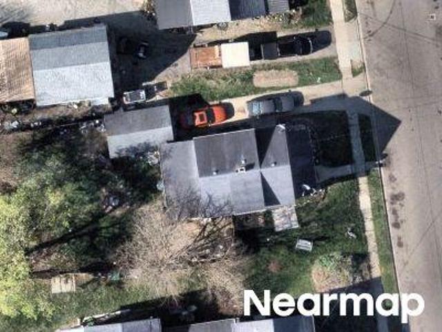N Main St