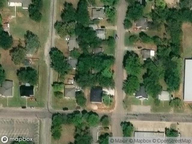 N Main St