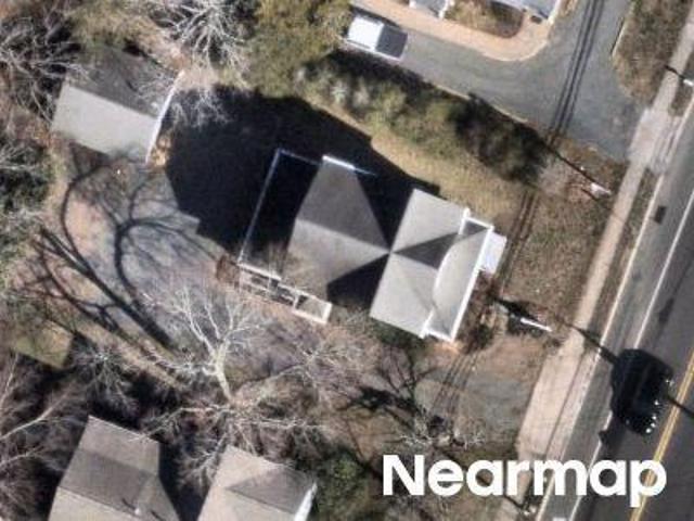 N Main St