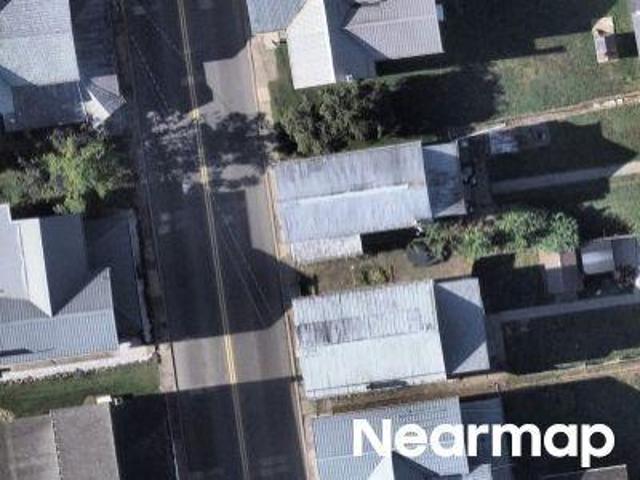 N Main St
