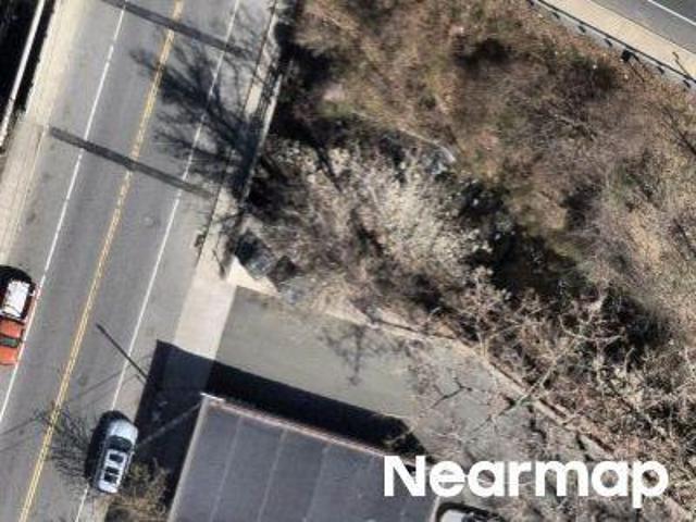 N Main St