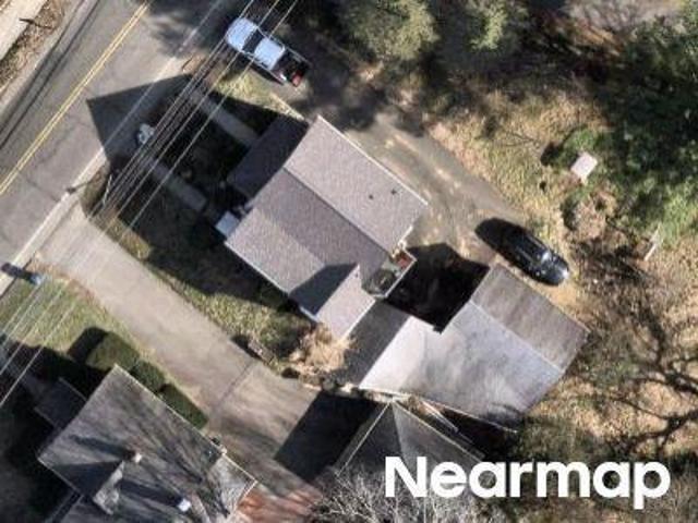 N Main St