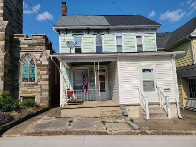 N Main St