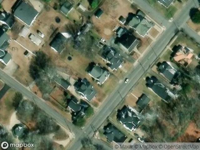 N Main St