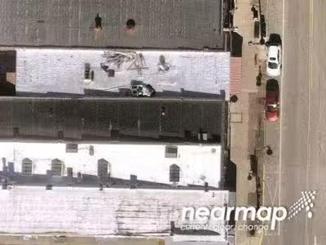 N Main St