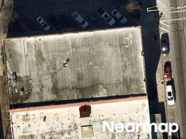 N Main St