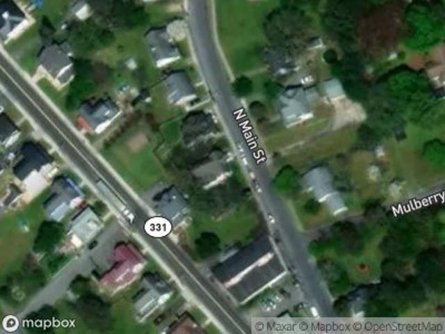 N Main St