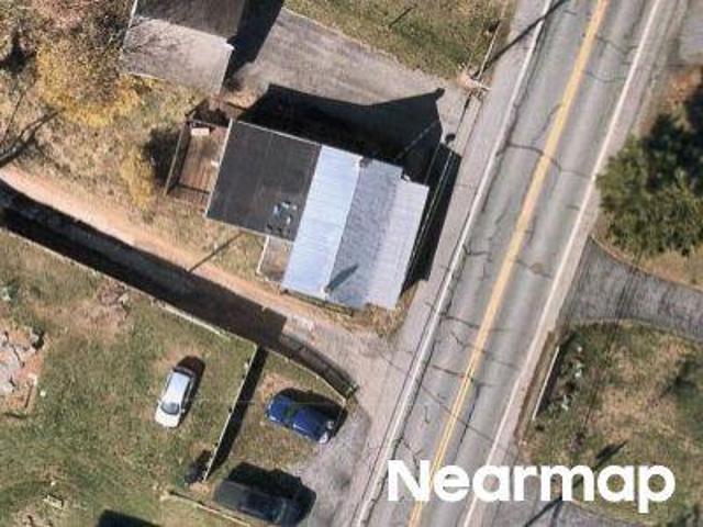 N Main St