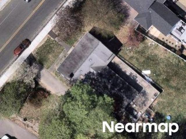 N Main St