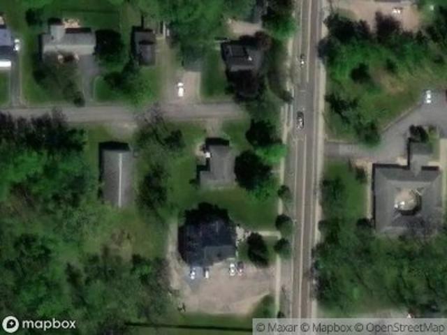 N Main St