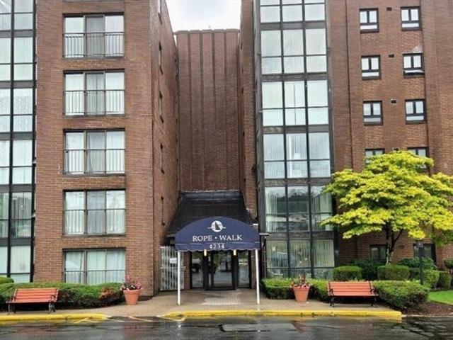 N Main St Apt,fall River, Condo For Sale