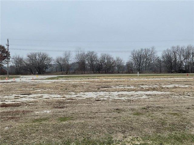 N Main St, Moweaqua, IL 62550