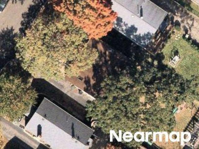 N Maple Ave