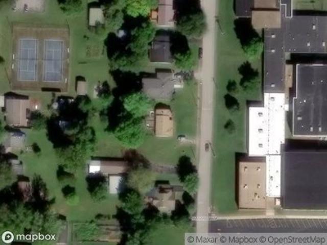 N Maple Ln