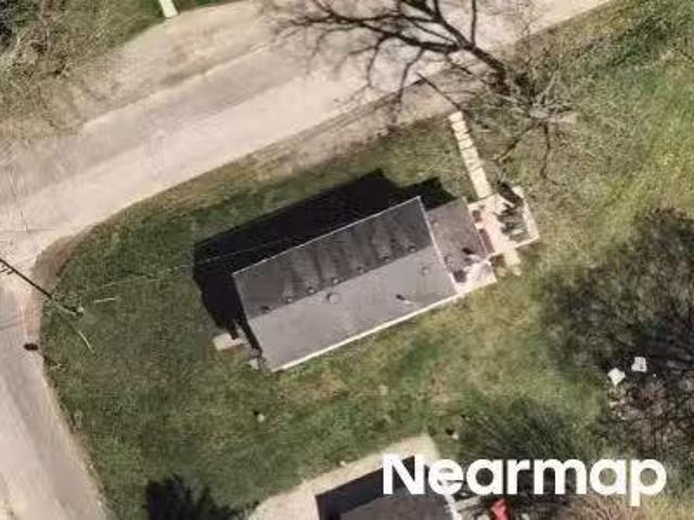 N Maple St