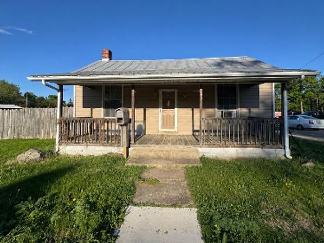 N Maple St
