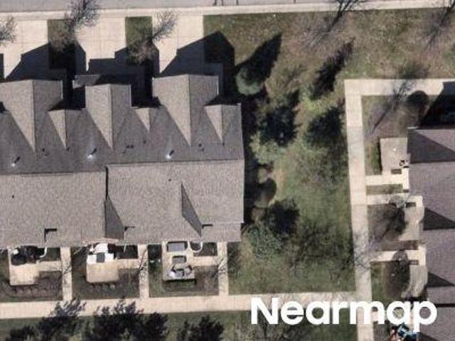 N Maplewood Dr