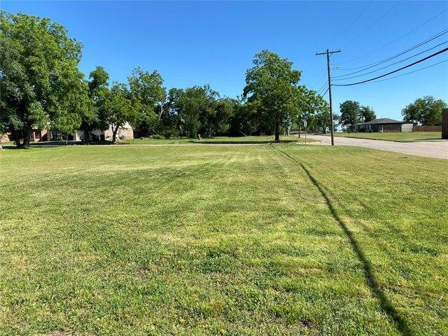 N Market and 32nd St, Shawnee, OK 74804