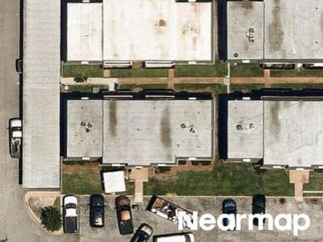 N May Ave