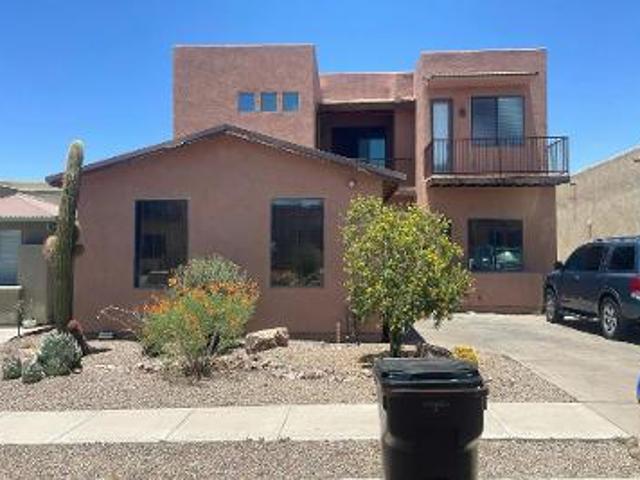 N Moon Ranch Pl