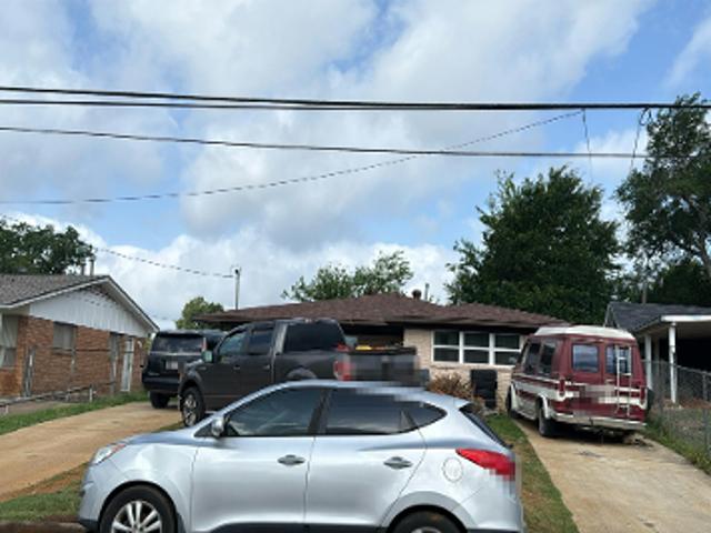 N Moore Ave